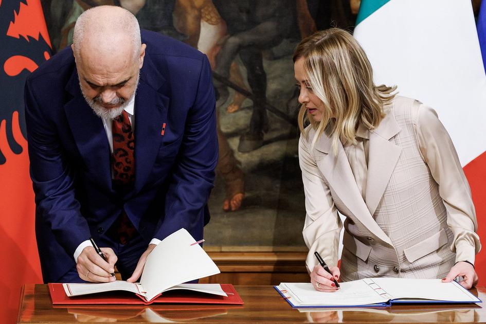 Migranti in Albania, “decisione pericolosa e sbagliata”