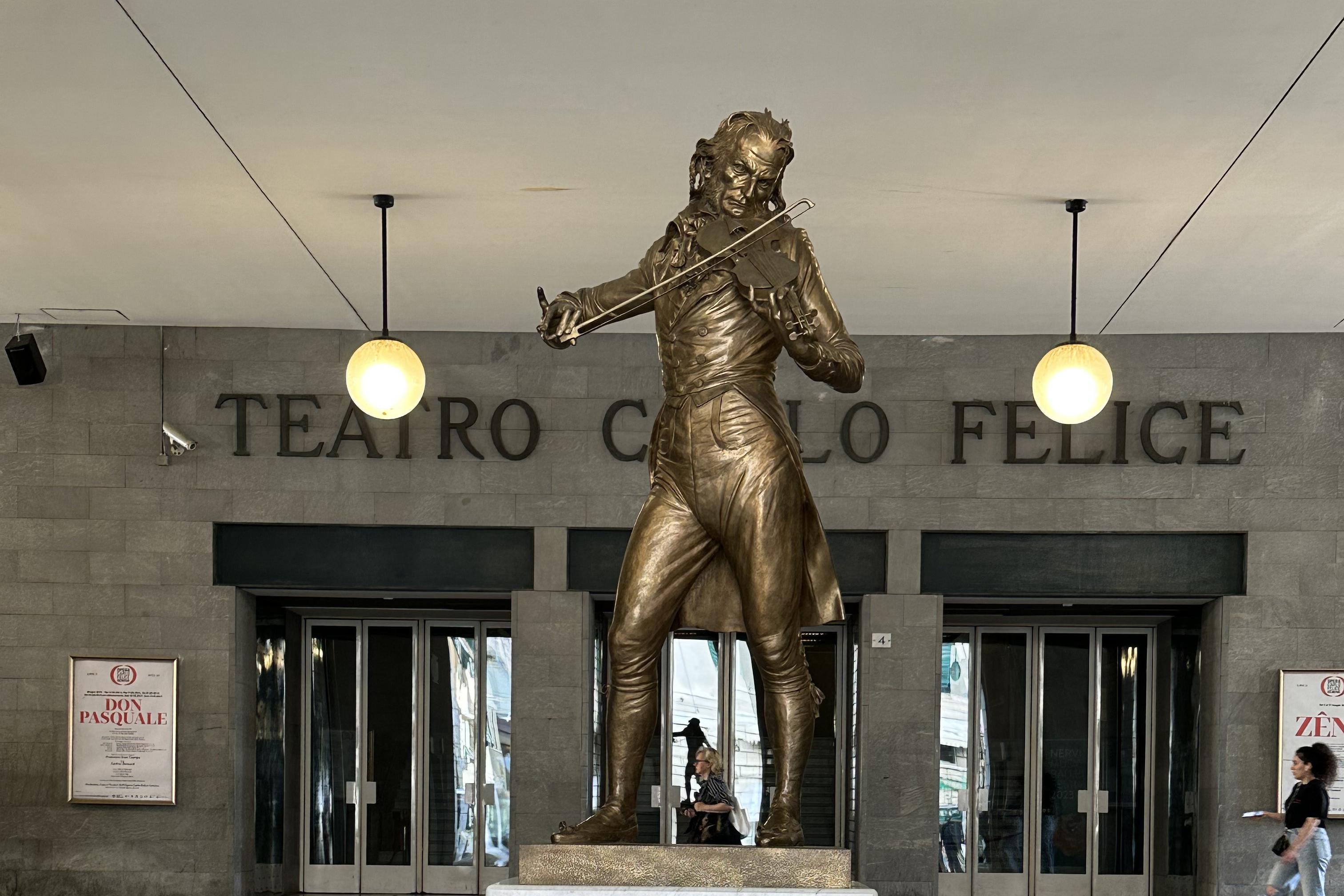 Genova, aria di crisi al teatro lirico Carlo Felice
