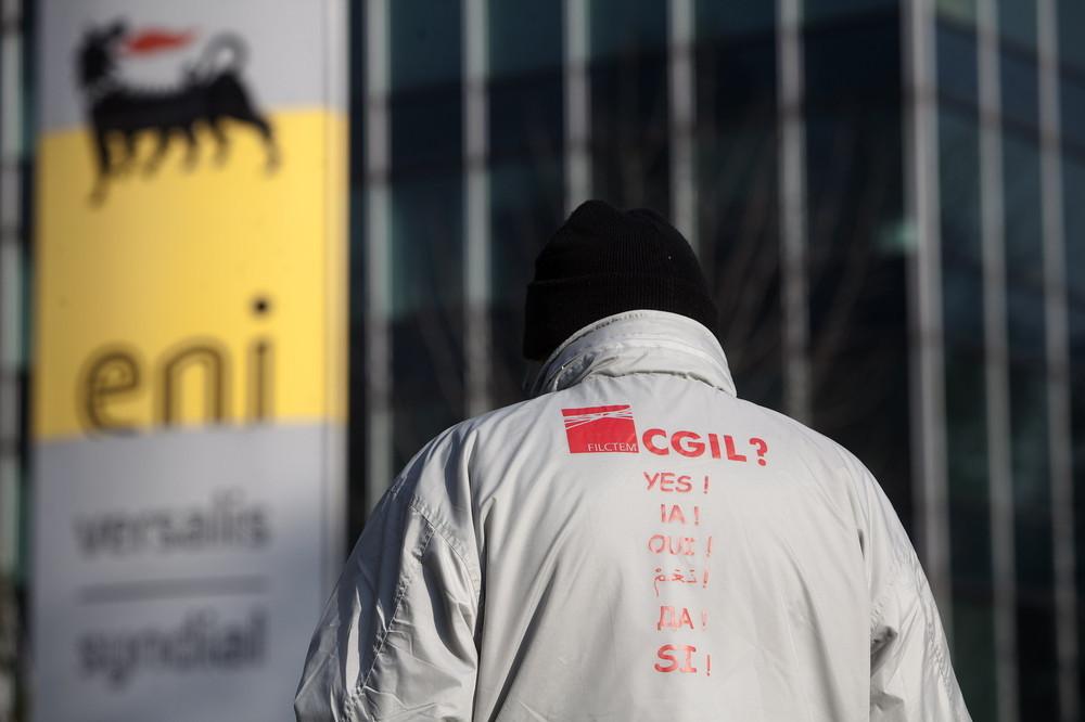 Brindisi e Priolo: Eni chiude, l’Italia arretra